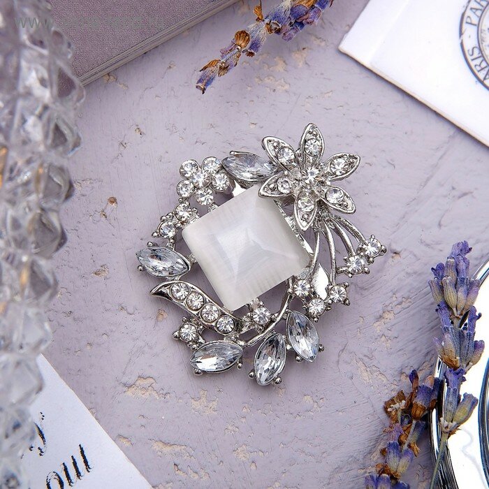 Брошь, стразы, искусственный камень