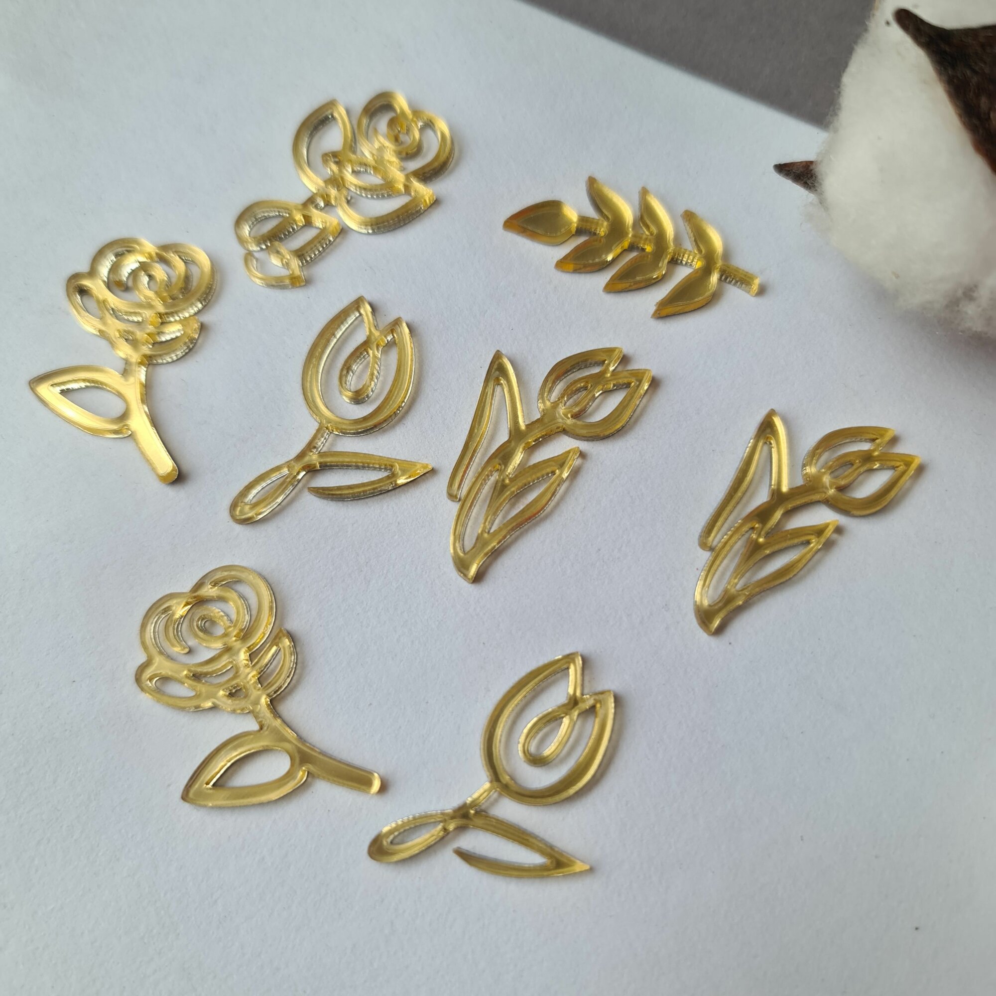 "Весенние цветы" - сет из 8-ми топперов для десертов