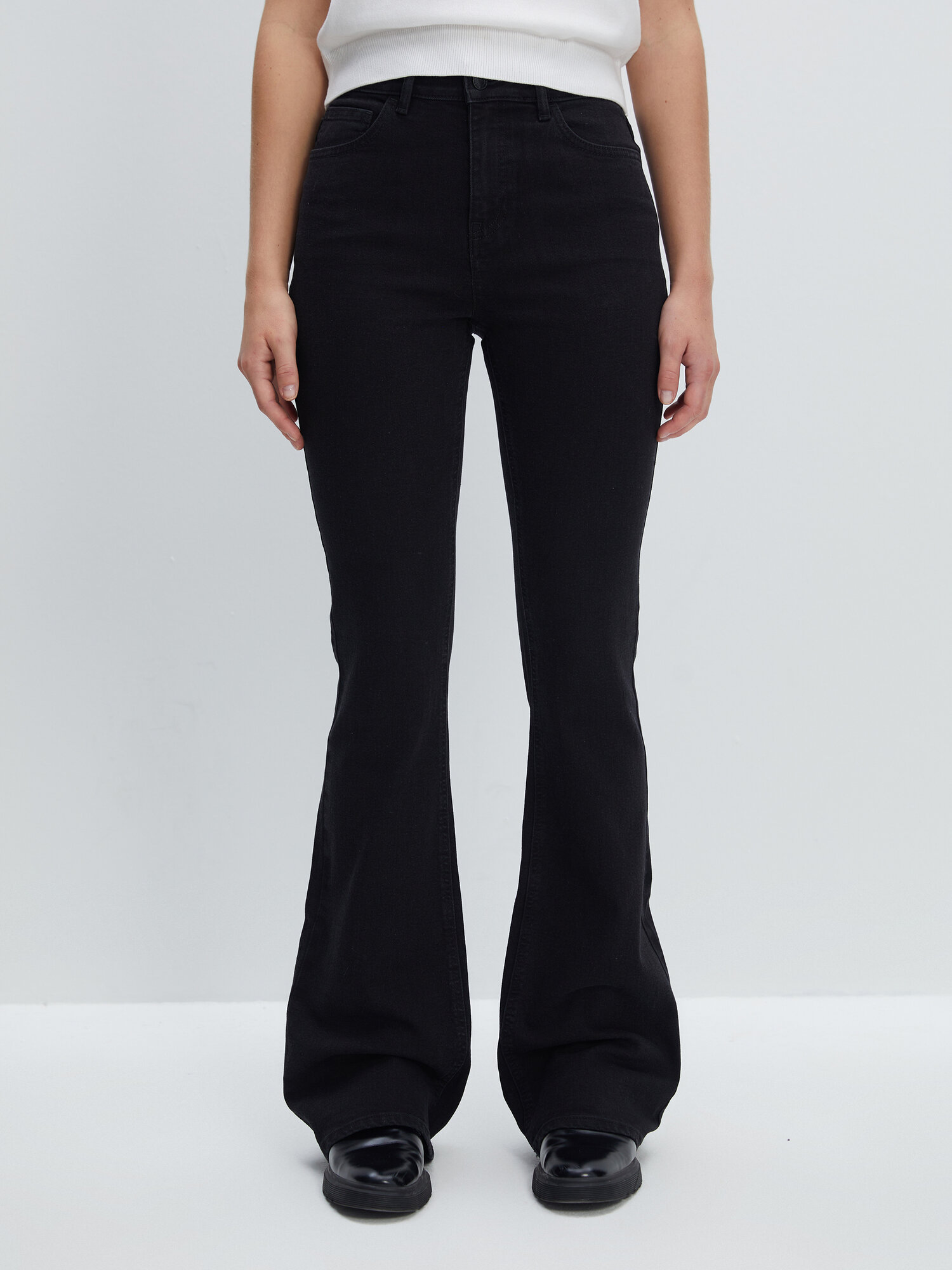 Джинсы клеш 