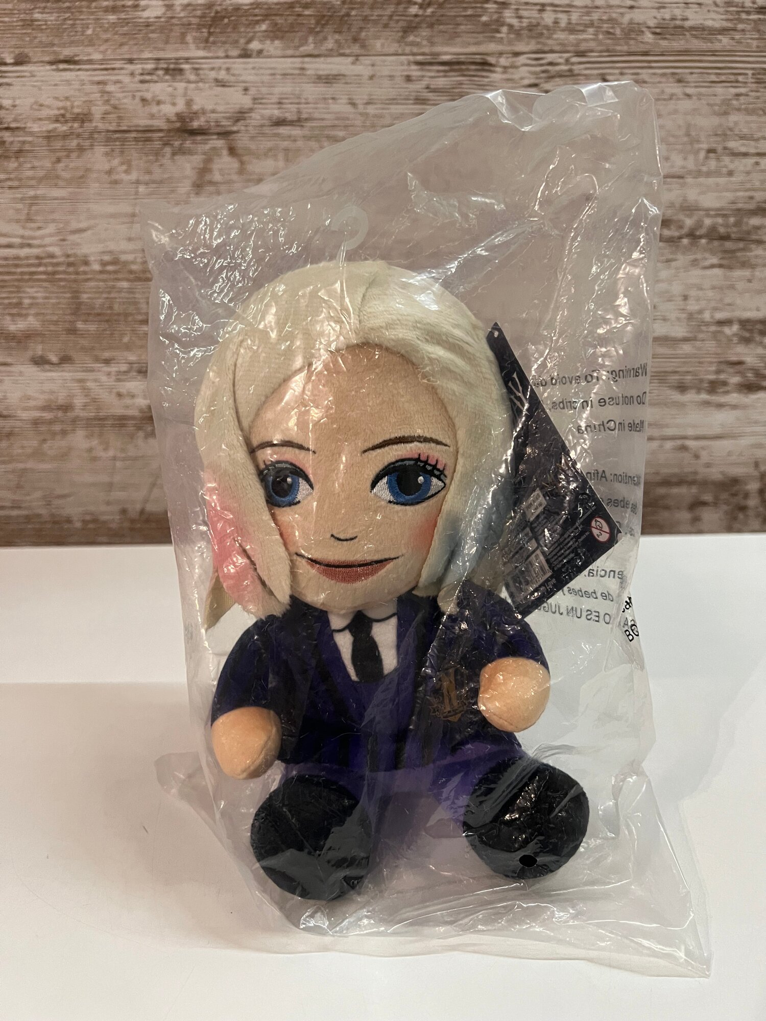 Фигурка Энид Синклер, Уэнсдей, Wednesday, 20 см от Kidrobot