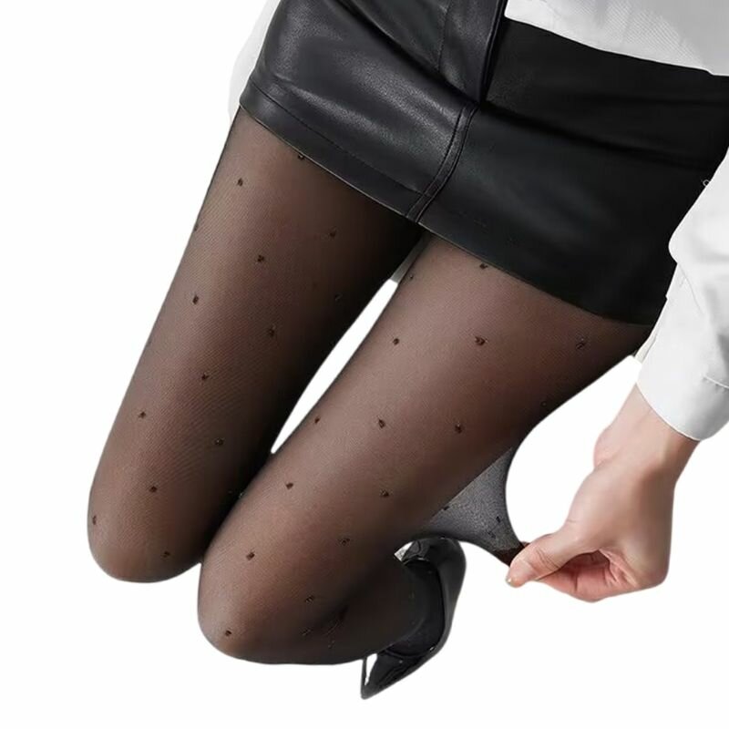 Жаккардовые чулки в горошек черного цвета-black