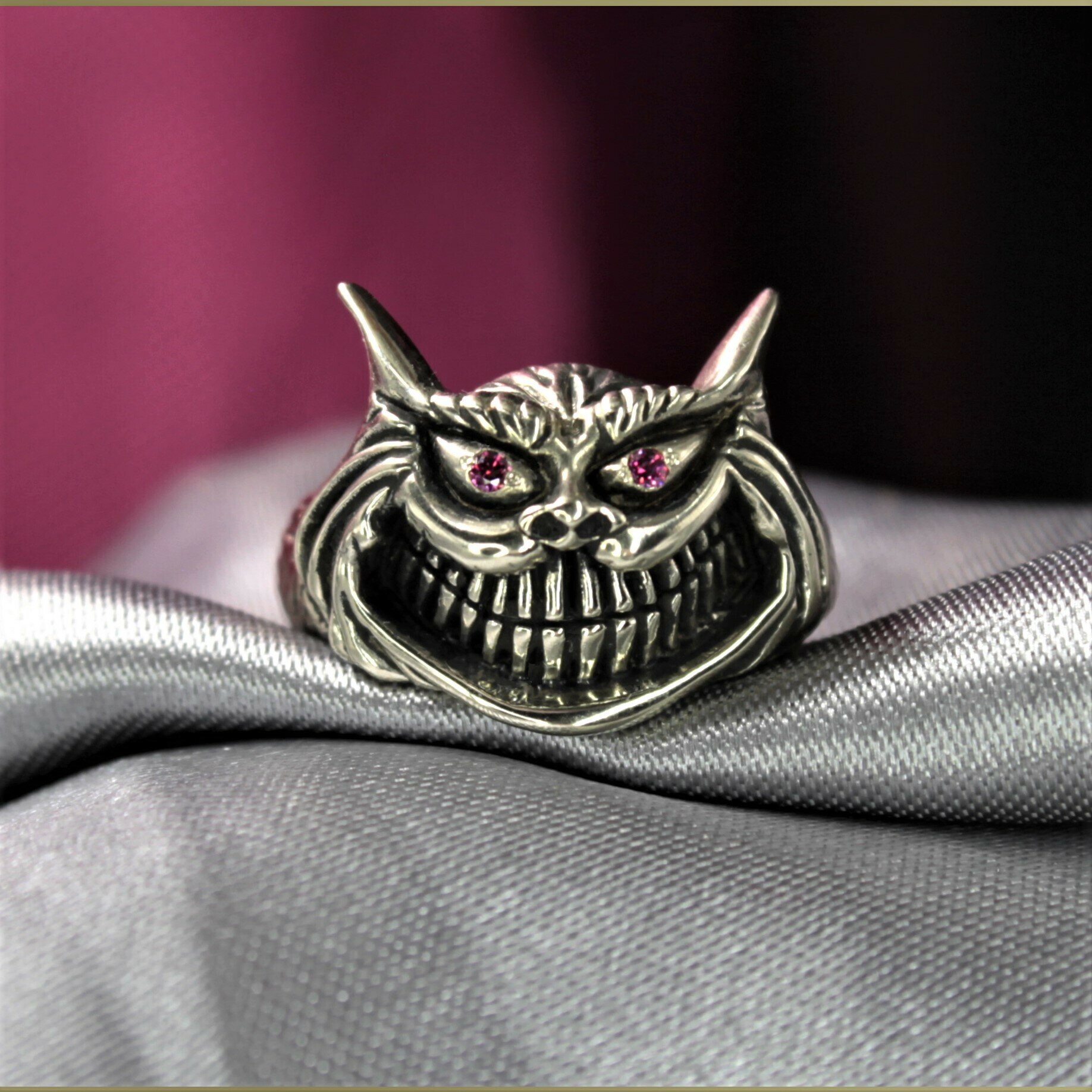 Кольцо, фианит