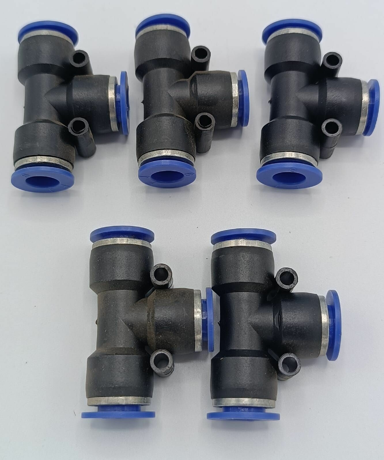 Фитинг Т-образный (тройник) цанговый пневматический 9 мм (5 штук)