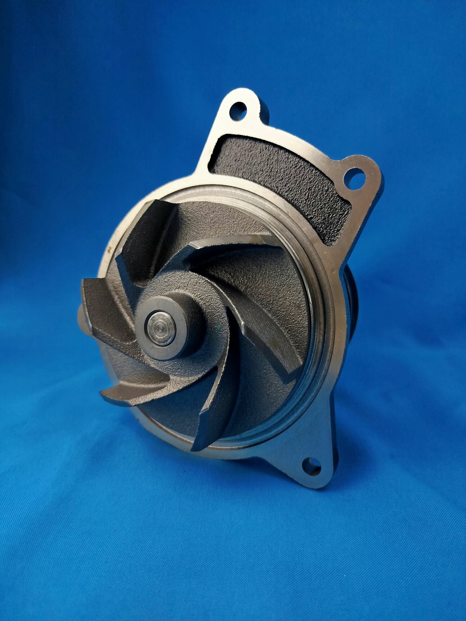 Помпа "LUZAR" для а/м КамАЗ Евро-2 (шкив 115мм)