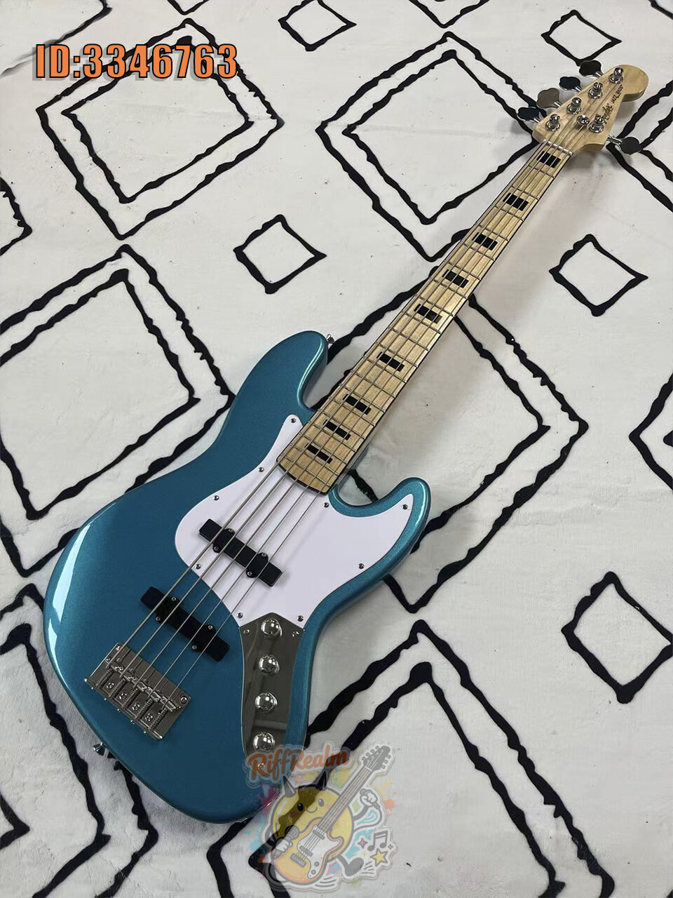 Бас-гитара Jazz Bass 5 string Blue Metallic & White