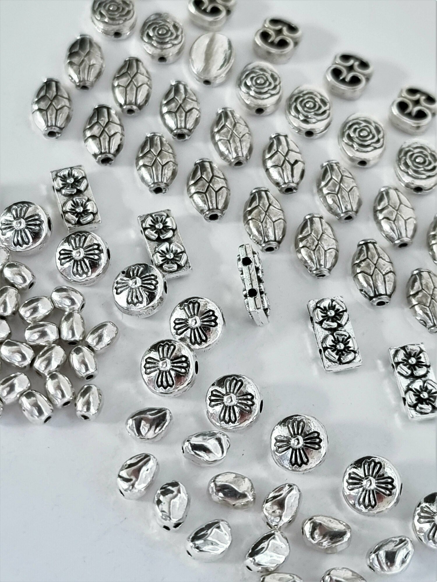 Металлические бусины. Плоские. Родий. 95шт.