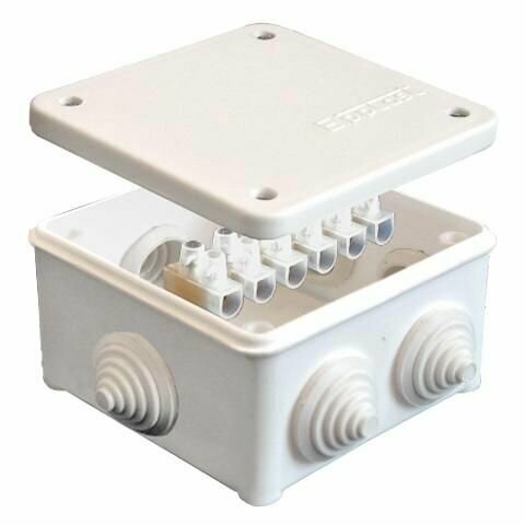 Распределительная коробка Электропромпласт белая, 85х85х45 мм, IP54, с клеммами, 7 выходов, 3 гермоввода, 10 А, 6 контактов, крышка на винтах
