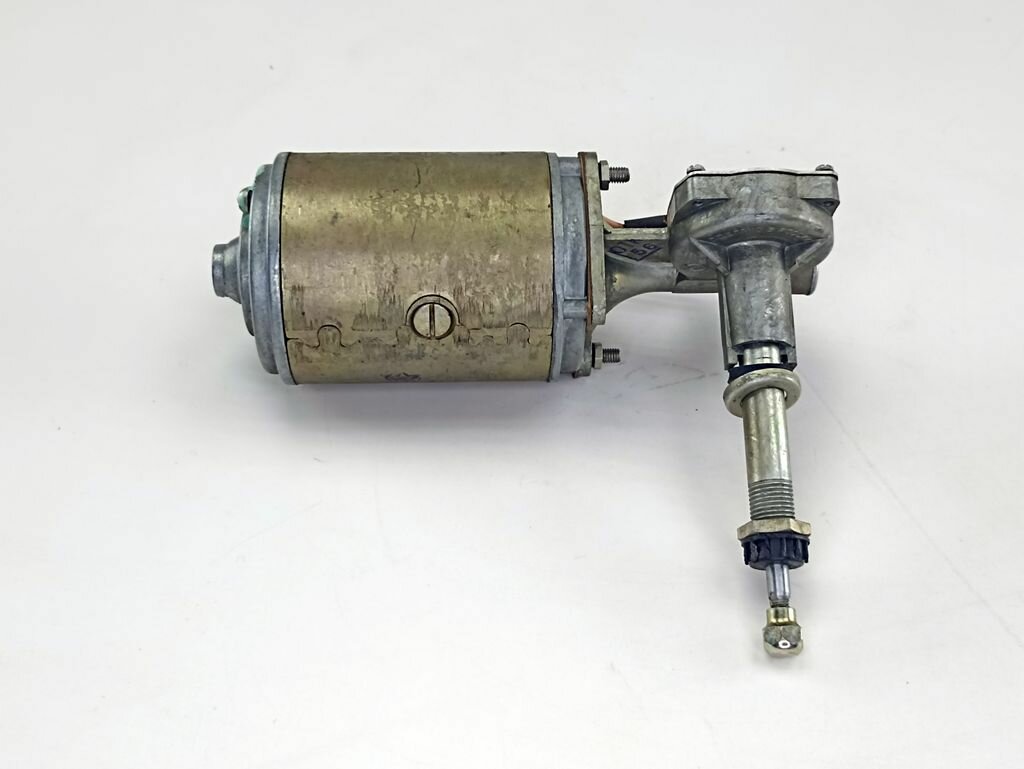 Мотор стеклоочистителя для а/м УАЗ 469 старого образца (на верхнее расположение) в сборе