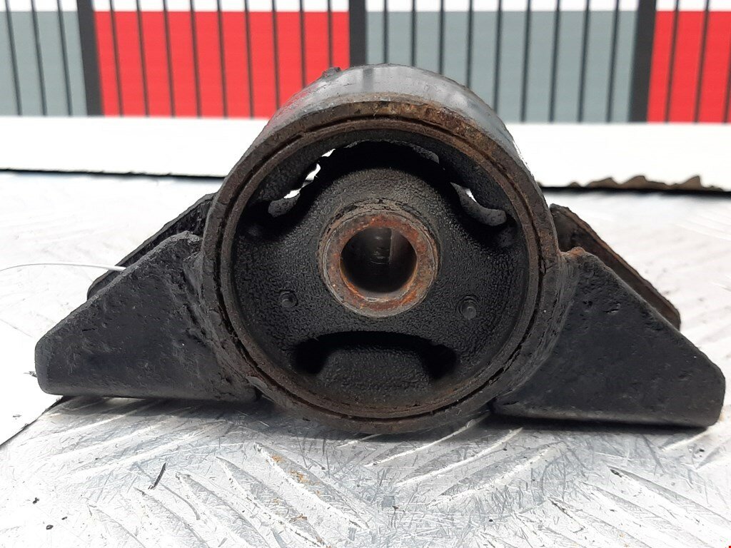 Кронштейн редуктора Mitsubishi Pajero 4 3517A027 арт. 2021241