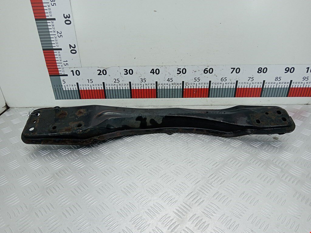 Балка передняя продольная Toyota Rav4 2 арт. 1873998