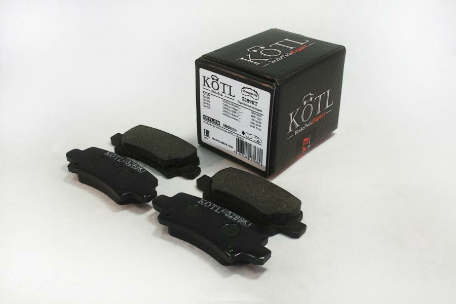 KOTL 3289KT Колодки тормозные дисковые задние к-т с датчиком износа TOYOTA COROLLA (E12) 02>06