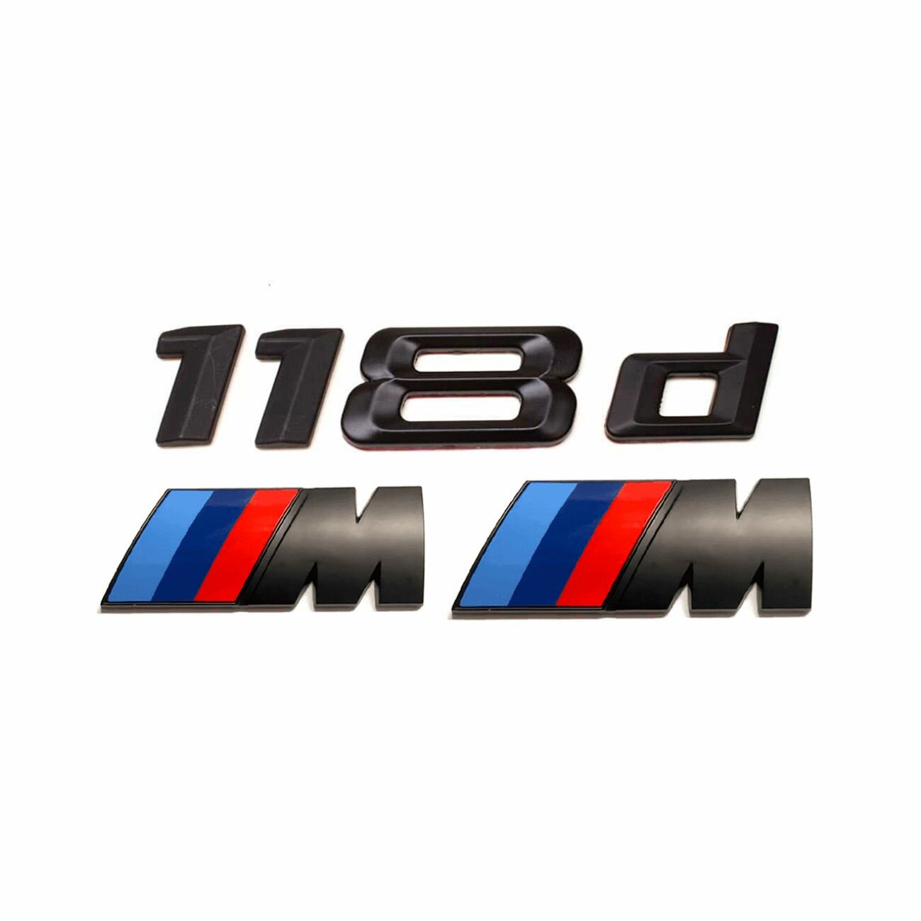 Комплект: шильдик на багажник 118 d для BMW 1 ой серии + 2 эмблемы на крыло M-performance черный мат