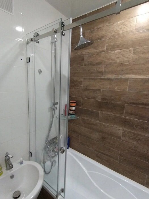 Раздвижная перегородка на ванну