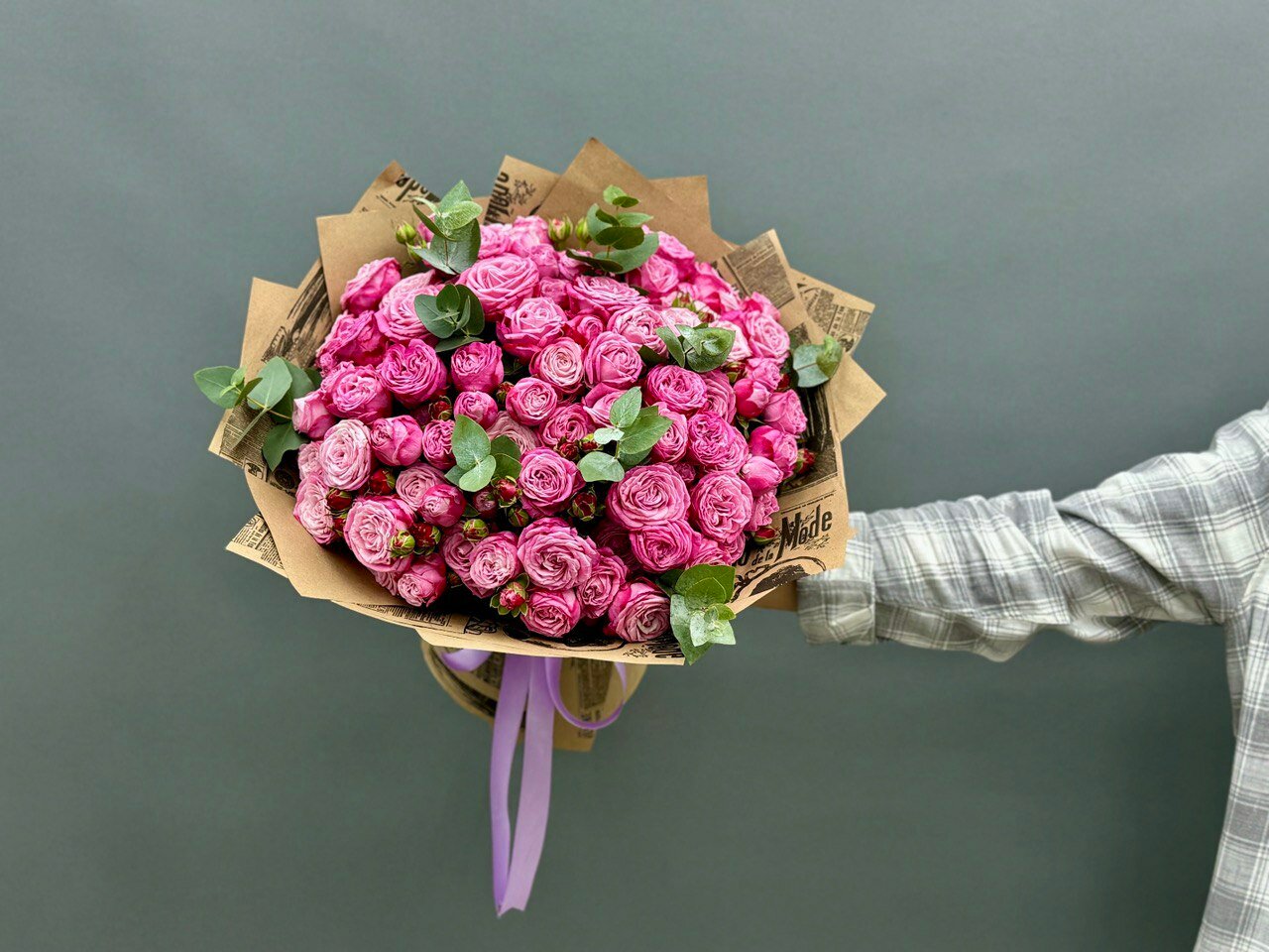 Букет wowflo "Кустовые розы", высота 50 см, из 35 цветов, розовый