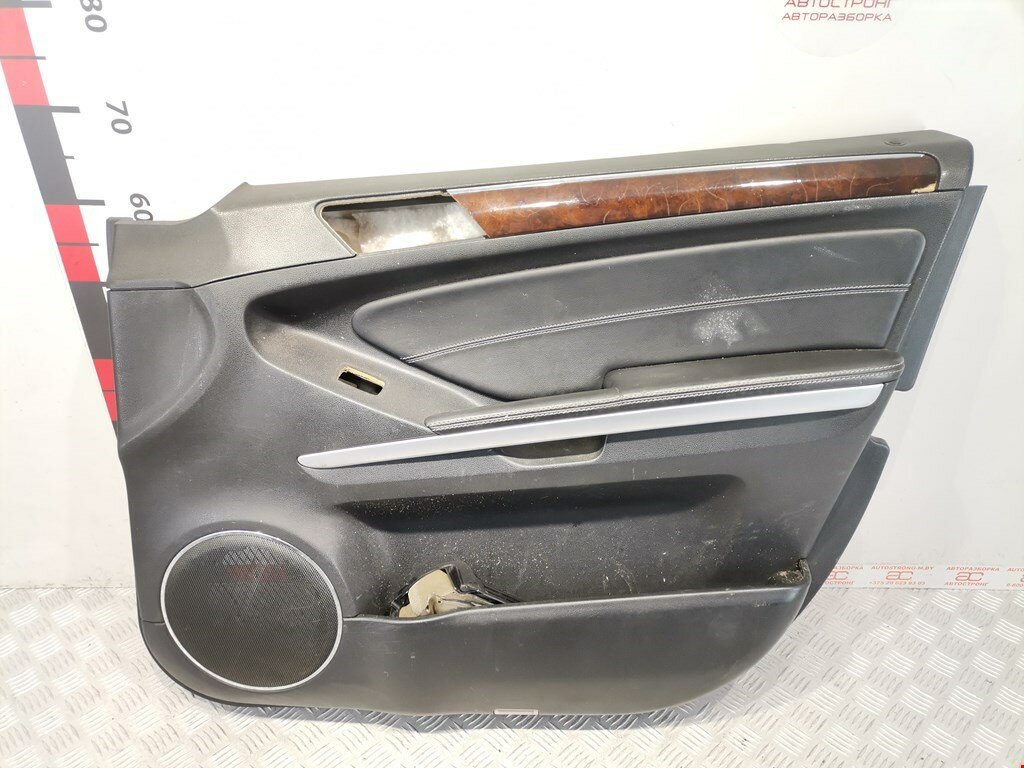 Обшивка (карта) двери передней правой Mercedes GL-Class (X164) A1647203863 арт. 1402261