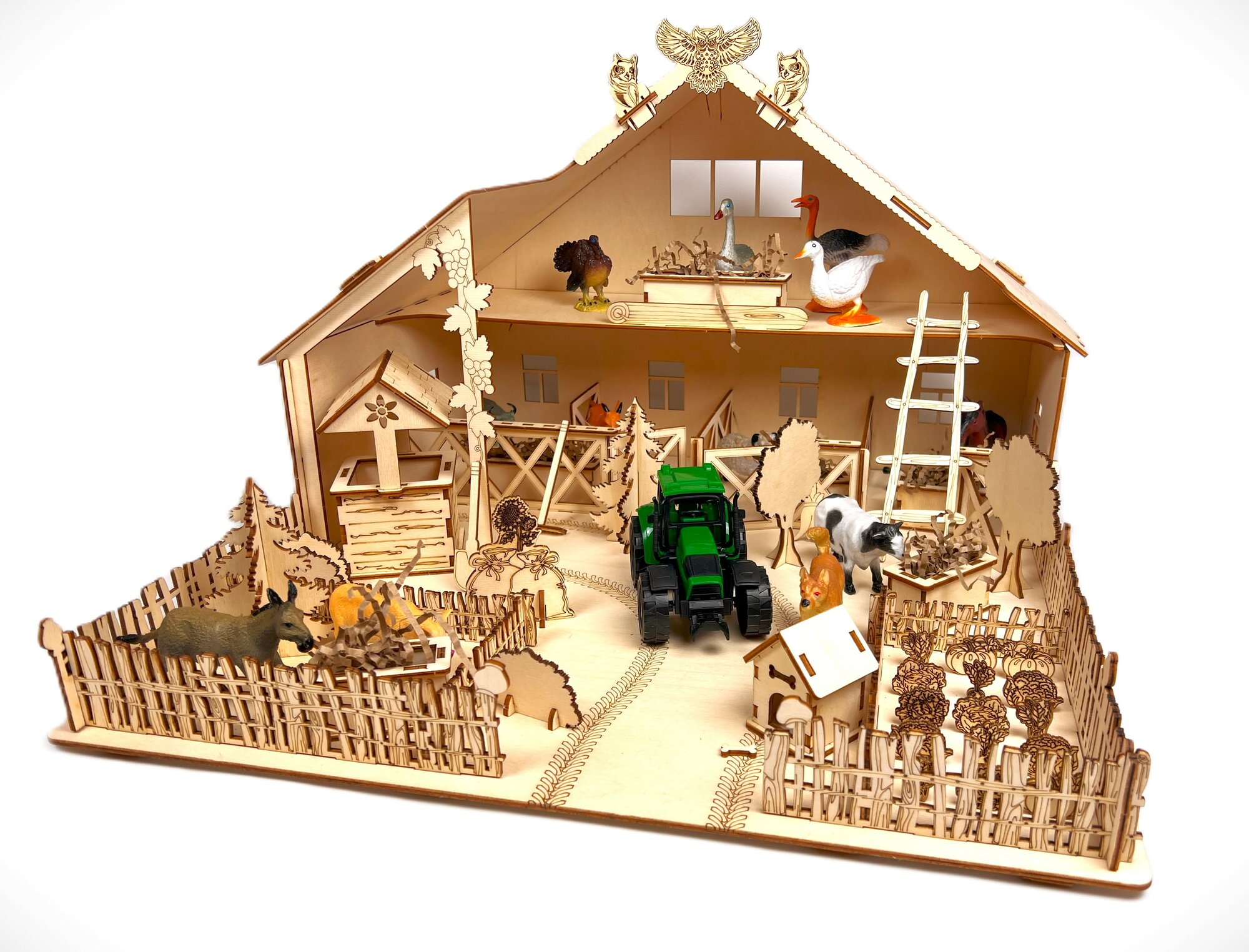 Деревянный конструктор "Счастливая ферма" для детей + 12 животных + трактор