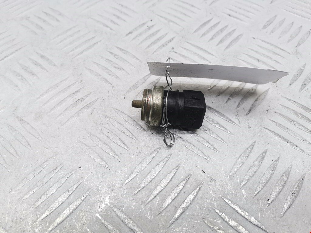 Датчик температуры охлаждающей жидкости Renault Clio 2 7700105087 арт. 2050058