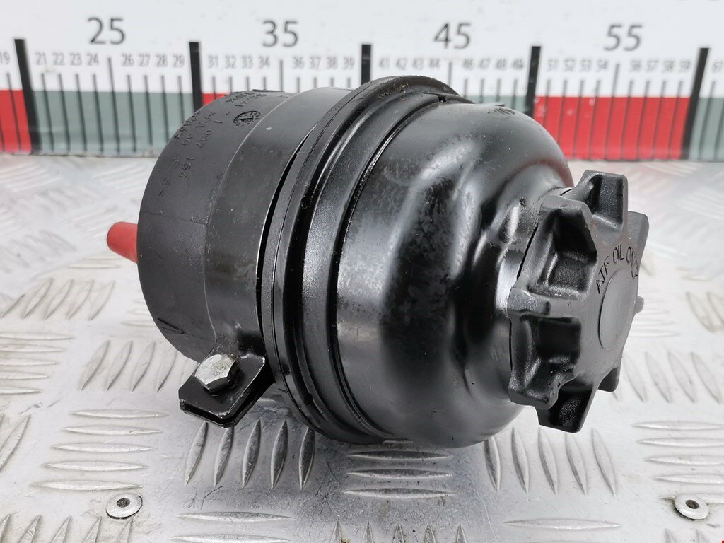 Бачок гидроусилителя BMW 3-Series (E90/E91/E92/E93) 32416851217 арт. 1800041