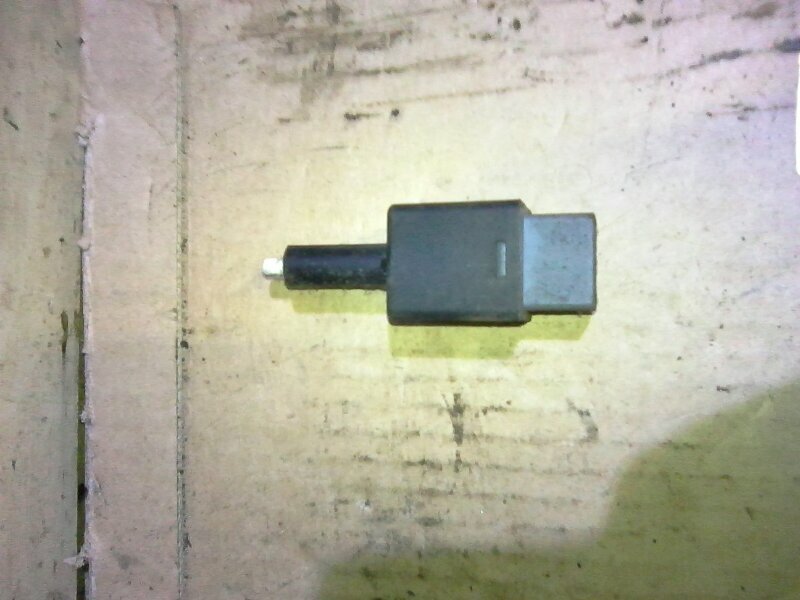 Б/У Датчик педали тормоза (концевик стоп-сигнала / 4 контакта ) Hundai Solaris, 10-б/у, Хундай Солярис / Киа Рио Датчик Hyun...