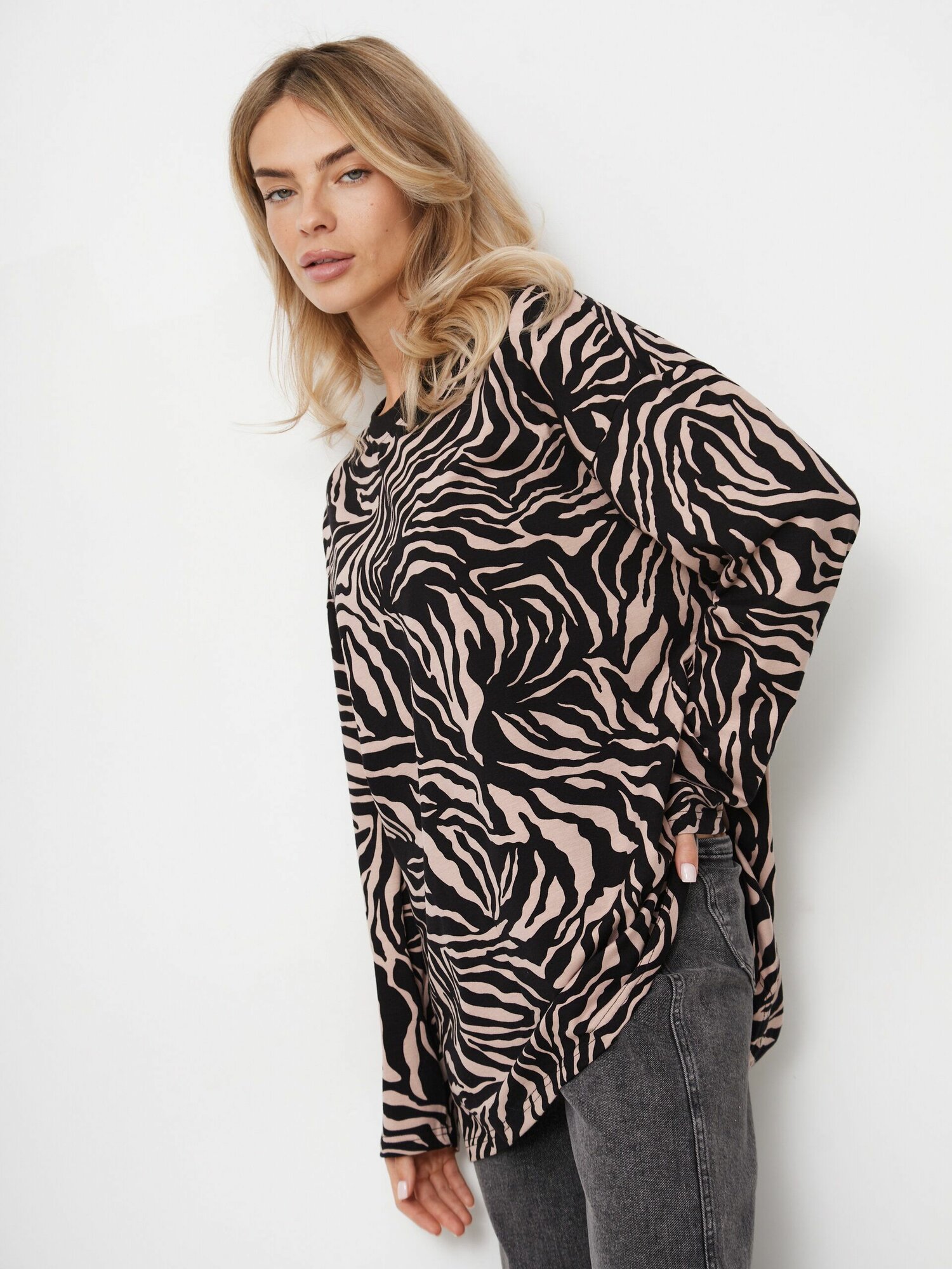 Лонгслив женский оверсайз удлиненный хлопок