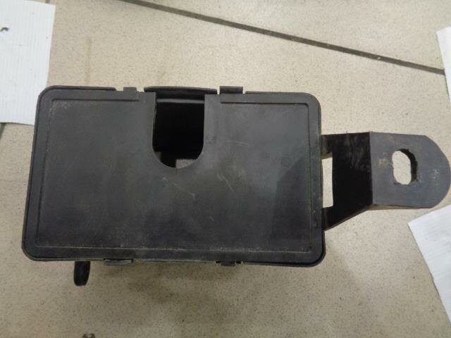 Корпус блока предохранителей подкапотного от Iran Khodro Samand 2003>