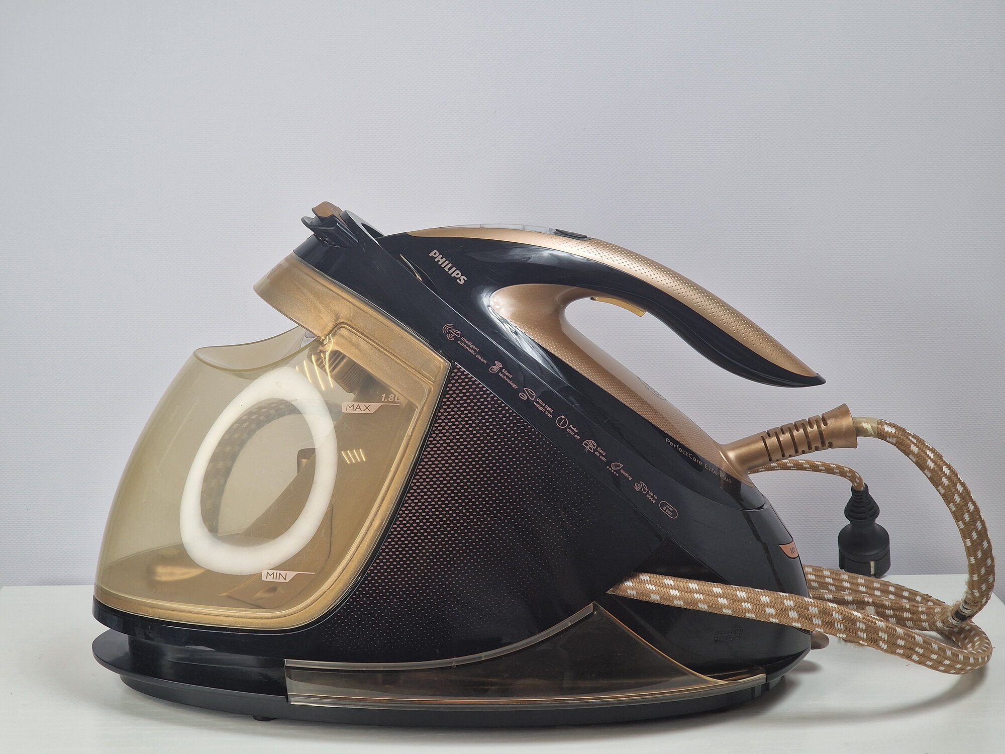 Парогенератор Philips GC9682/80 PerfectCare Elite Plus черный/бежевый