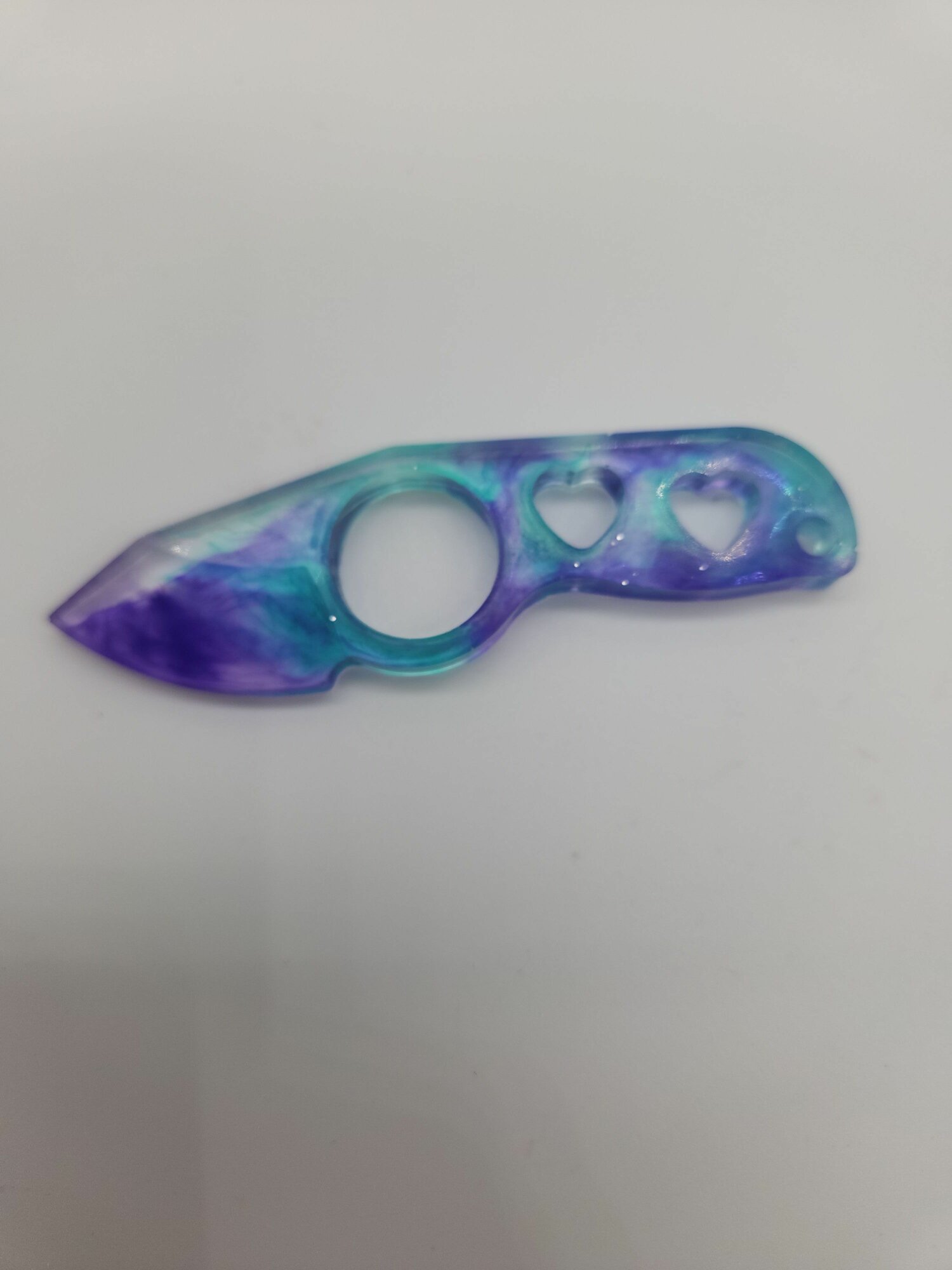 Сувенирный нож из эпоксидной смолы, брелок