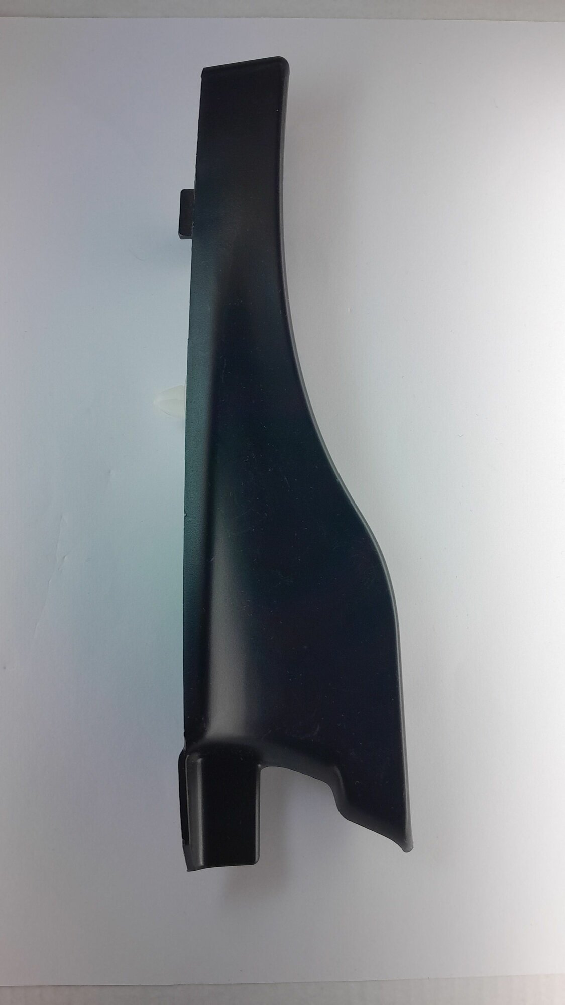 Накладка петли капота правая оригинал RENAULT 6001547111 , 8200273994 .