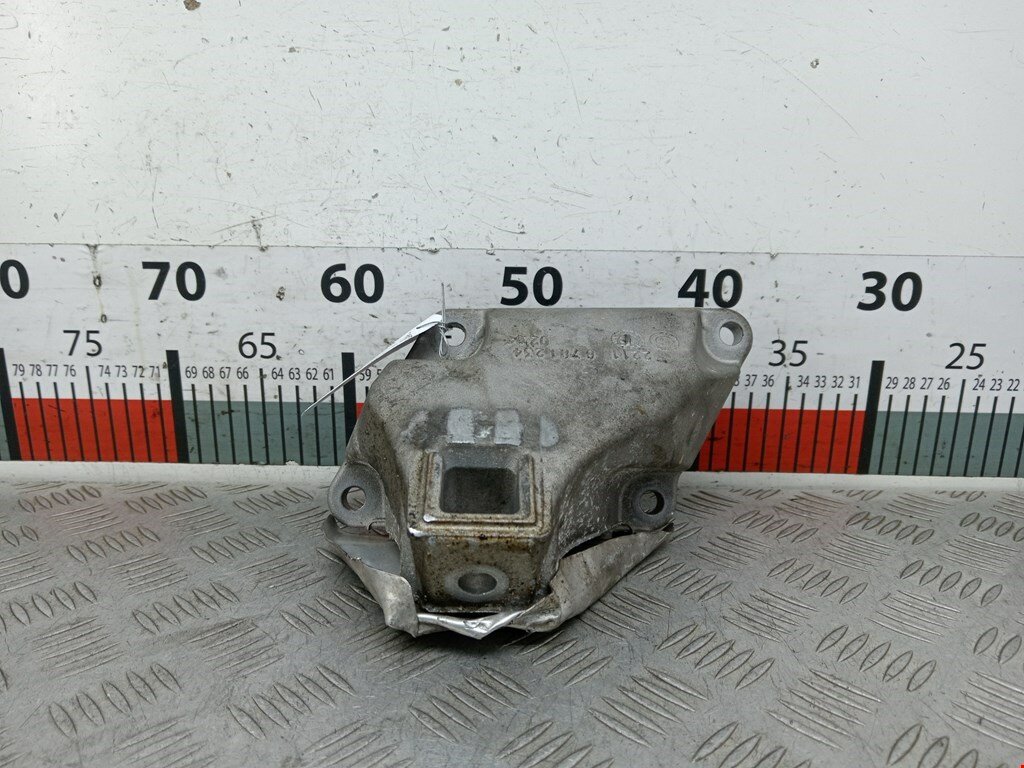 Кронштейн (крепление лапа) двигателя BMW 5-Series (F07/F10/F11/F18) 22116781234 арт. 2271830