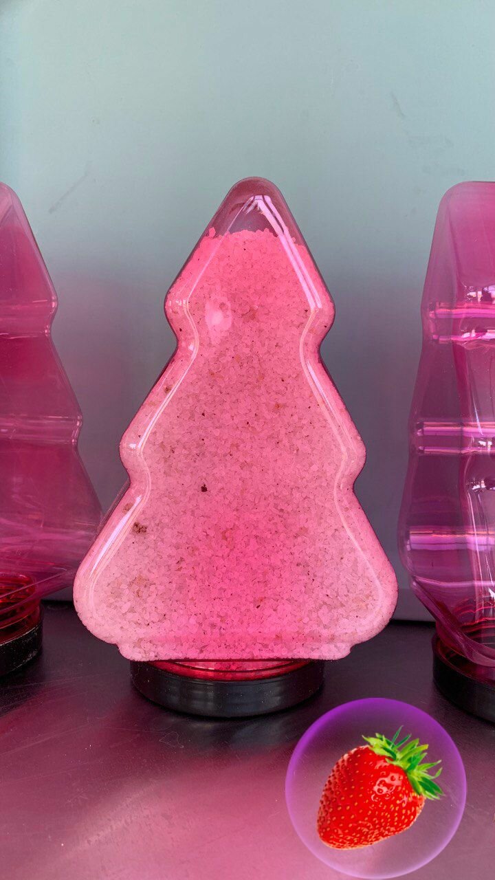 Соль для ванн в подарочной упаковке с натуральной клубникой, 1650 гр.