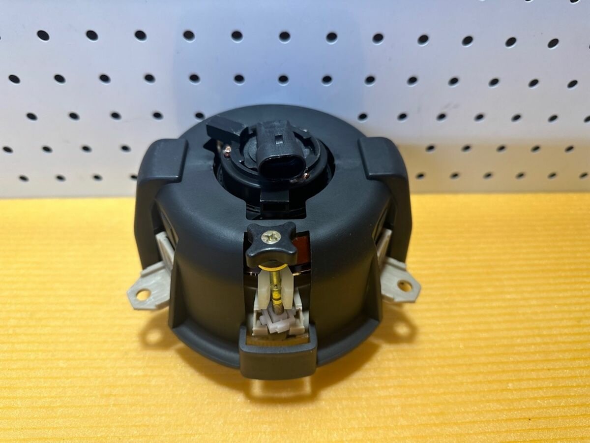 Фара противотуманная IVECO STRALIS внешняя дальнего света правая левая H1 с окантовкой (ивеко Стралис)