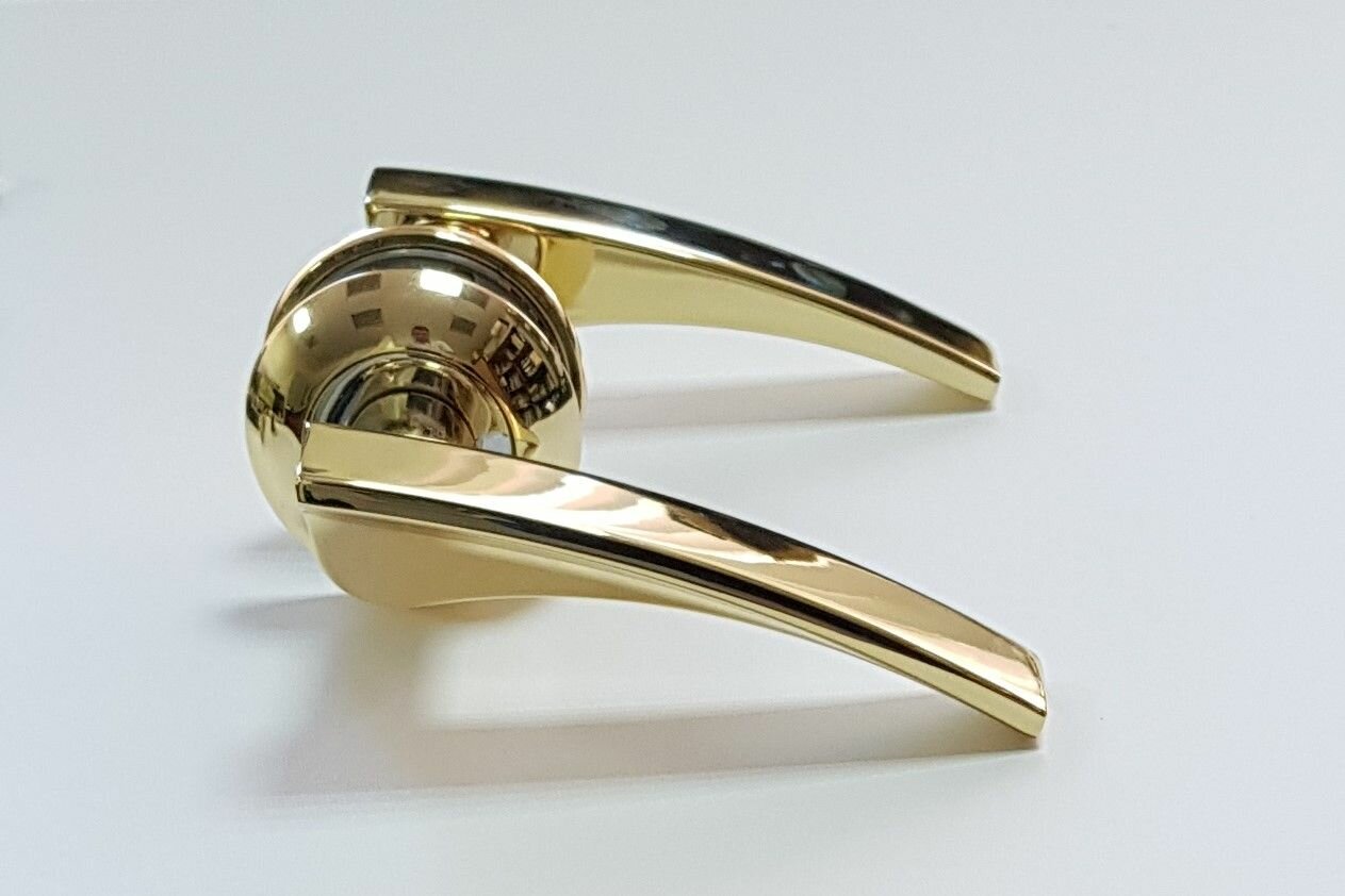 Ручки дверные латунные OZELI ONDA Q10 GOLD BRASS глянец+ петли врезные корона золото+магнитный замок под цилиндр+накладки