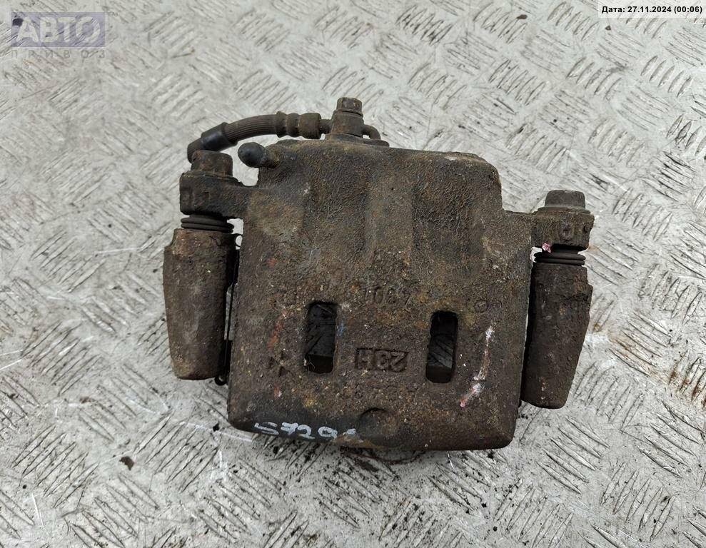 Суппорт передний правый Mazda Xedos 9