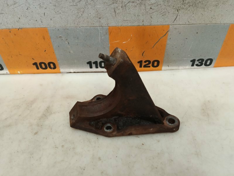 Б/У 1.6 Кронштейн промежуточного вала Ford Focus 2001 1 384238 FORD арт. 97FG3K305DA