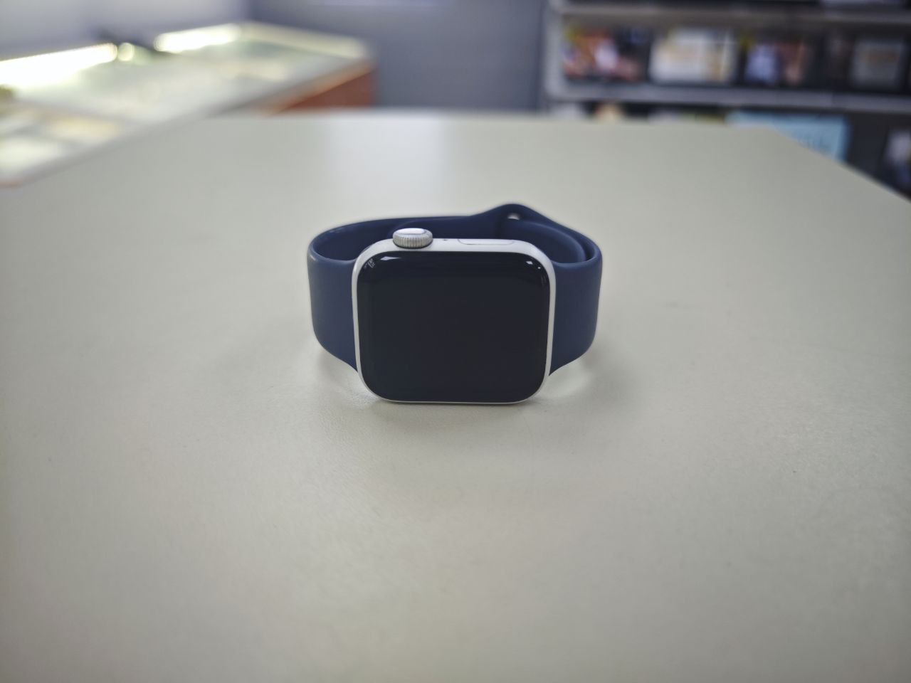 Смарт-часы Apple Watch Series 5, 40мм, 1.57", серебристый, б/у, уценка