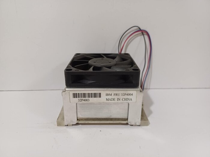 Кулер 478 IBM 32P4004 DC 12V 0.3A 3-pin