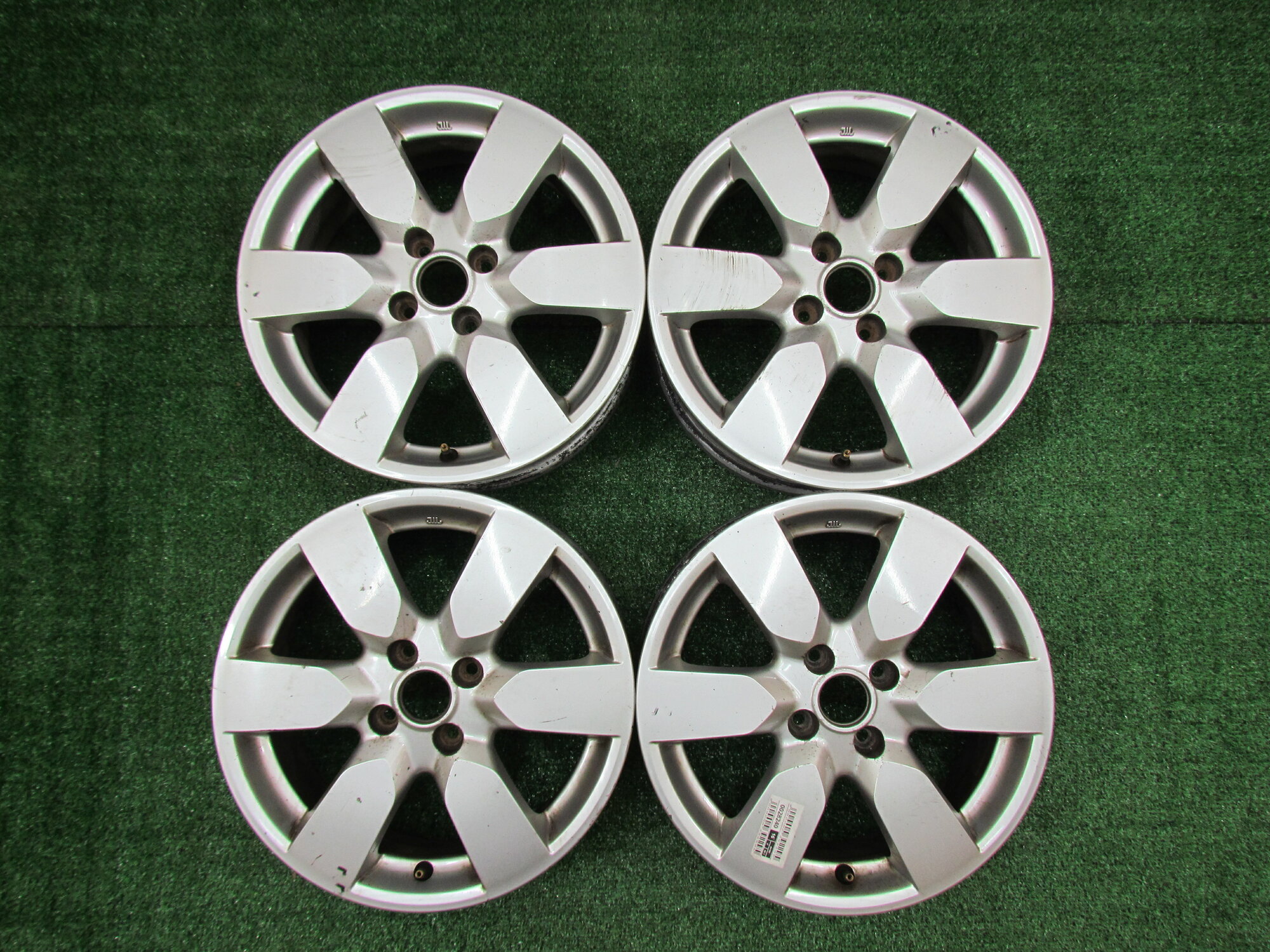 Комплект колесных дисков Nissan R16 6J ET45 4*100 DIA60.1 (оригинал) 0028240