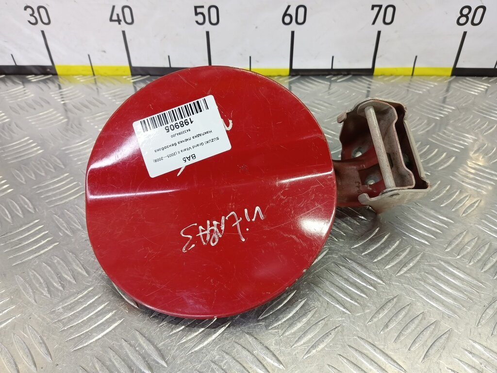 Накладка лючка бензобака Б/У для SUZUKI Grand Vitara II (2005—2008) 6432064J00