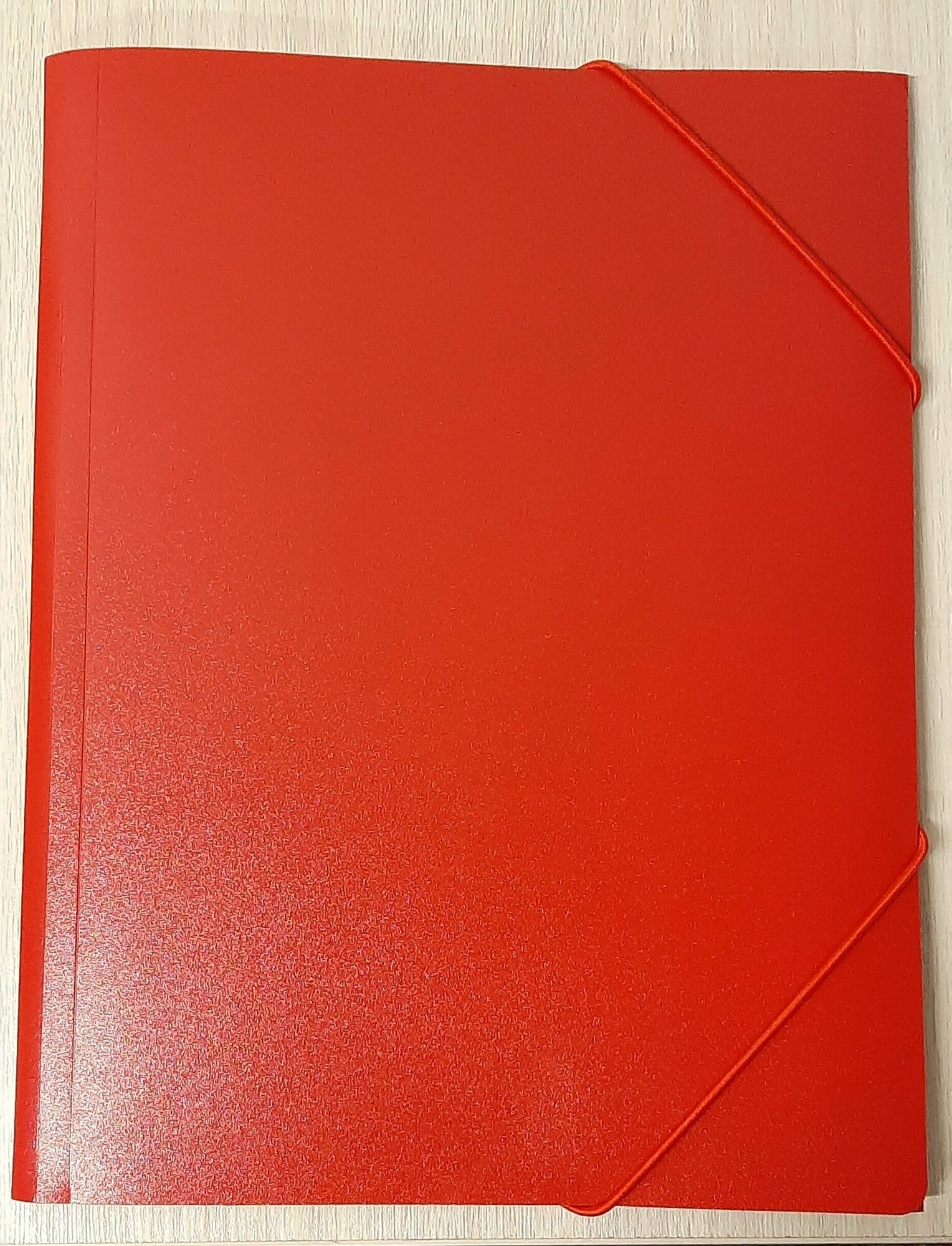 Папка на резинке красная 1 штука