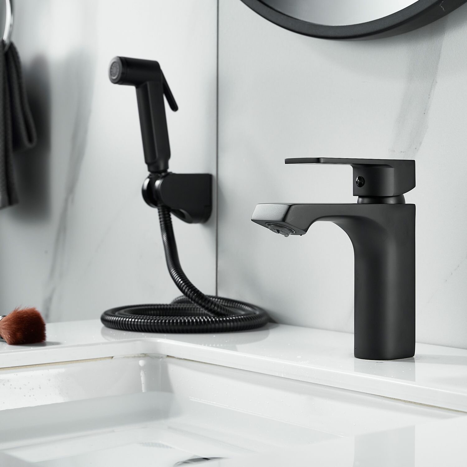 Смеситель для раковины Raffine F171H, с гигиеническим душем, цвет черный