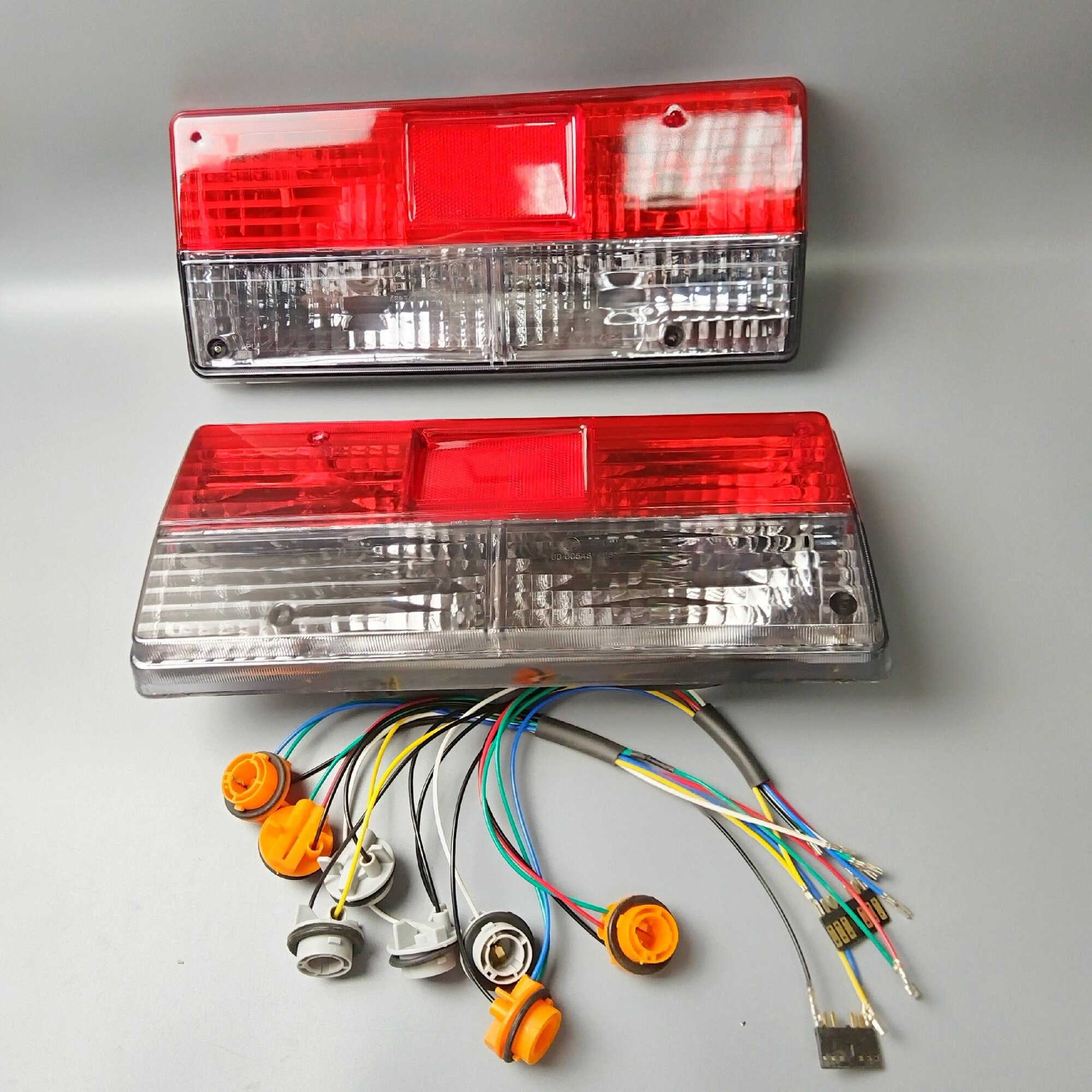 Тонированные фонари с патронами на ВАЗ 2105 - 2107 ( Комплект 2 шт )