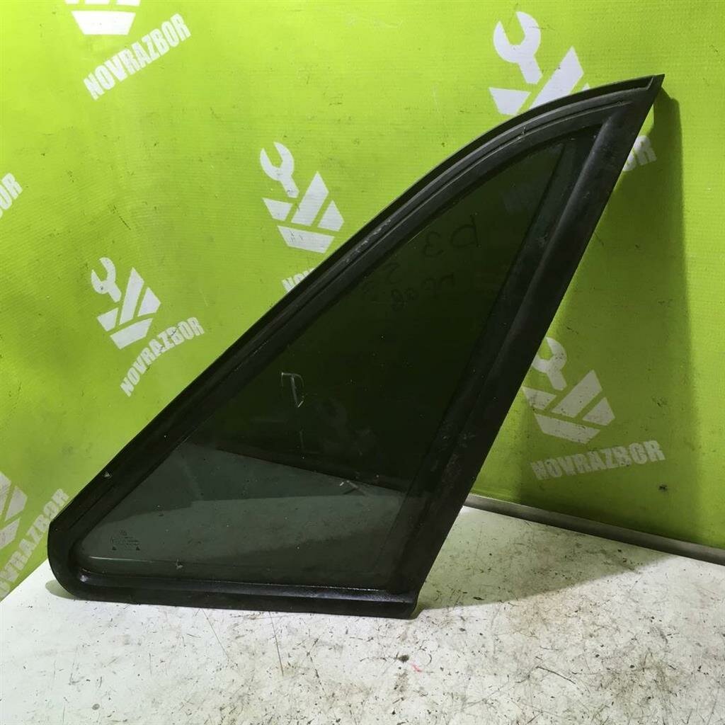 Стекло кузовное глухое правое VW Passat B3 1988-1993