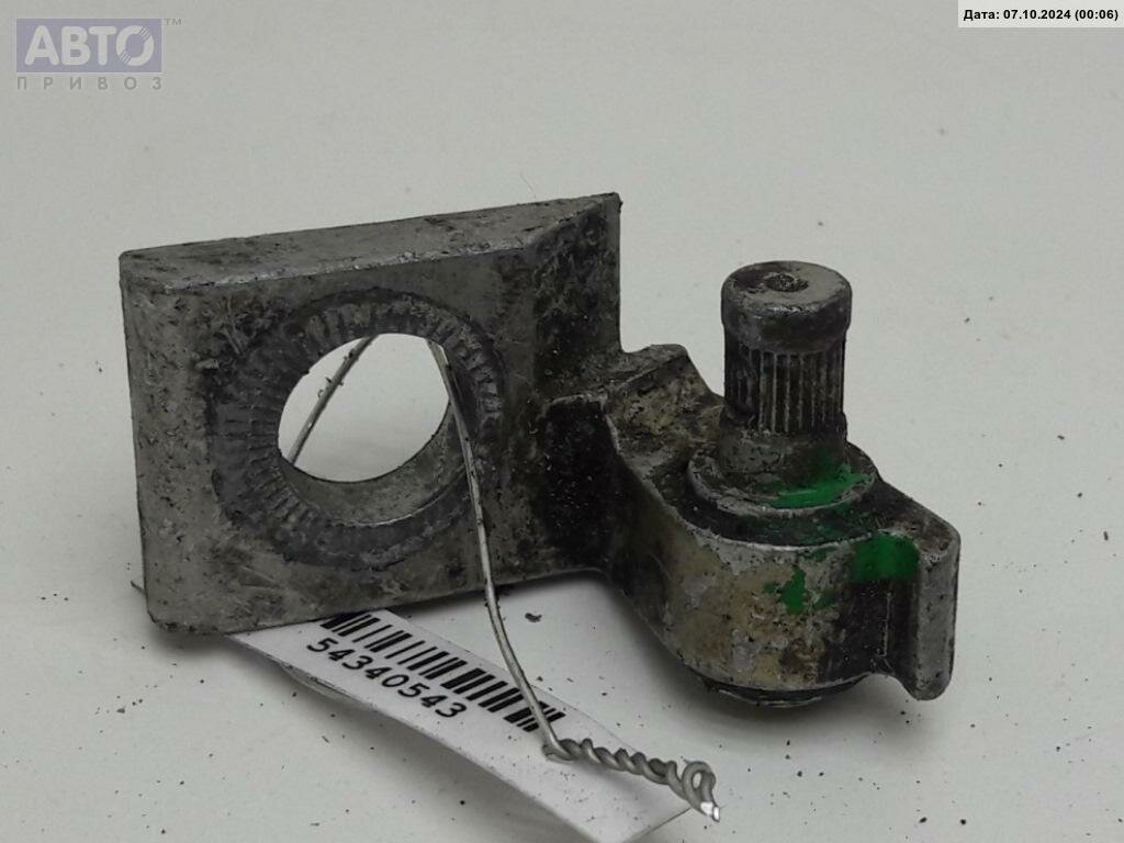 Петля двери передней правой Volkswagen Passat B3