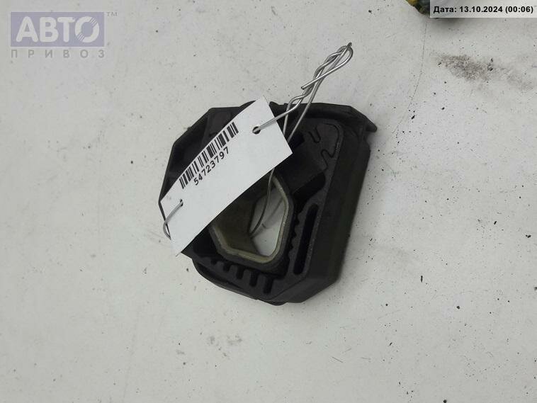 Кронштейн радиатора Volkswagen Jetta (2005-2010)