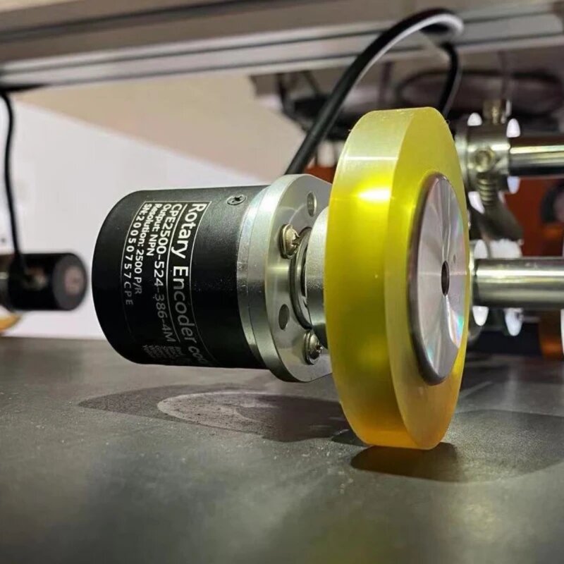 Высокоскоростное онлайн-производство, внешняя стандартная производственная линия, изменение скорости непрерывного струйного принтера