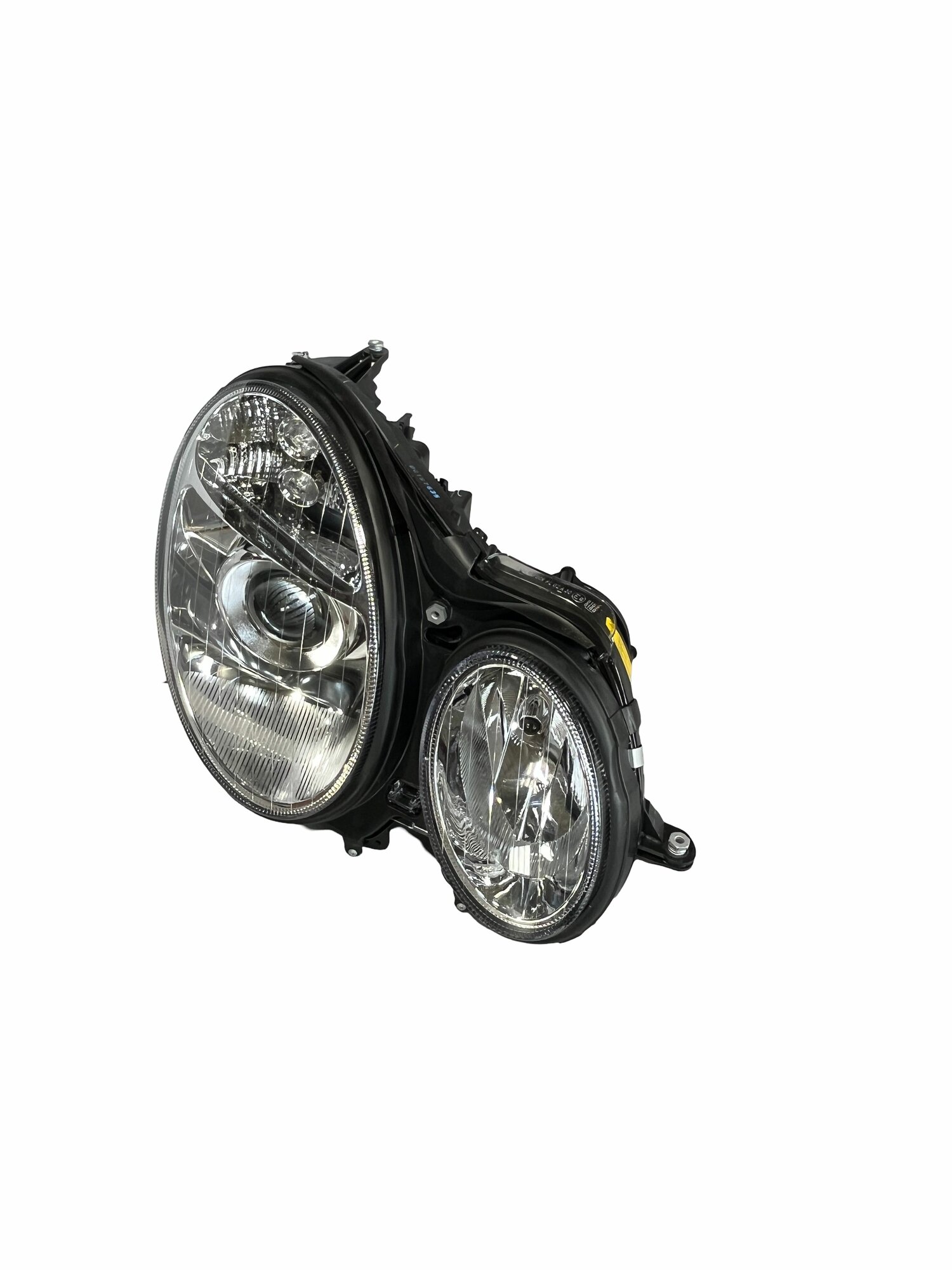 Фара передняя правая Mercedes W211 ксенон до рестайл