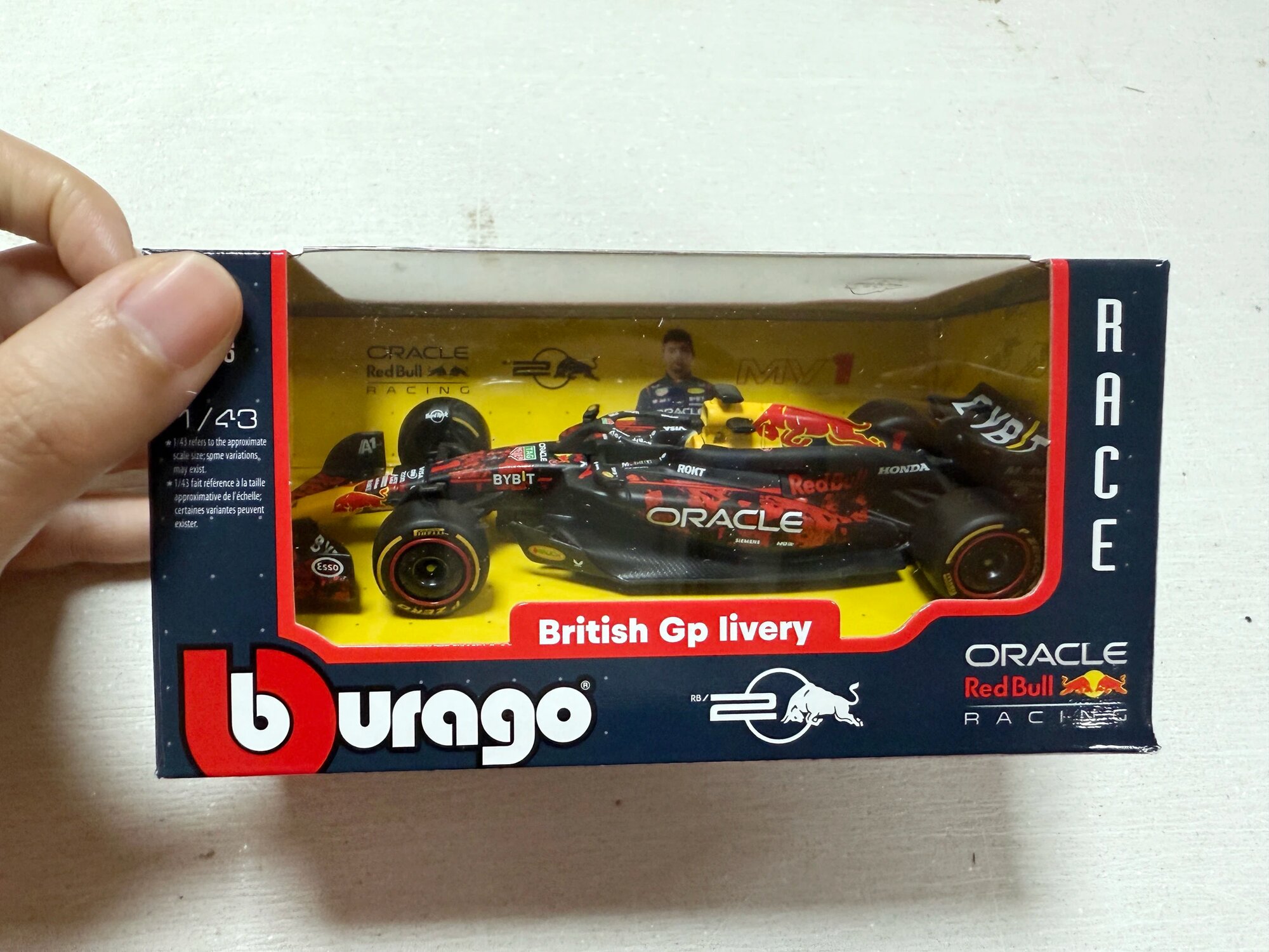 Bburago 1:43 Red Bull Racing RB20 British GP, красный