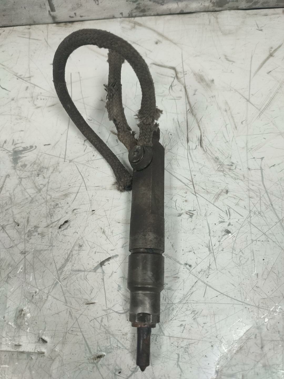 Форсунка топливная Volvo 046130201F