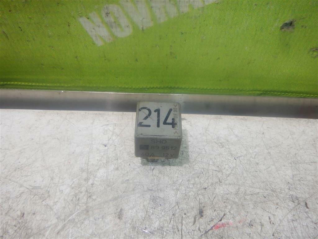 Реле Audi 80 90 B4 91-94