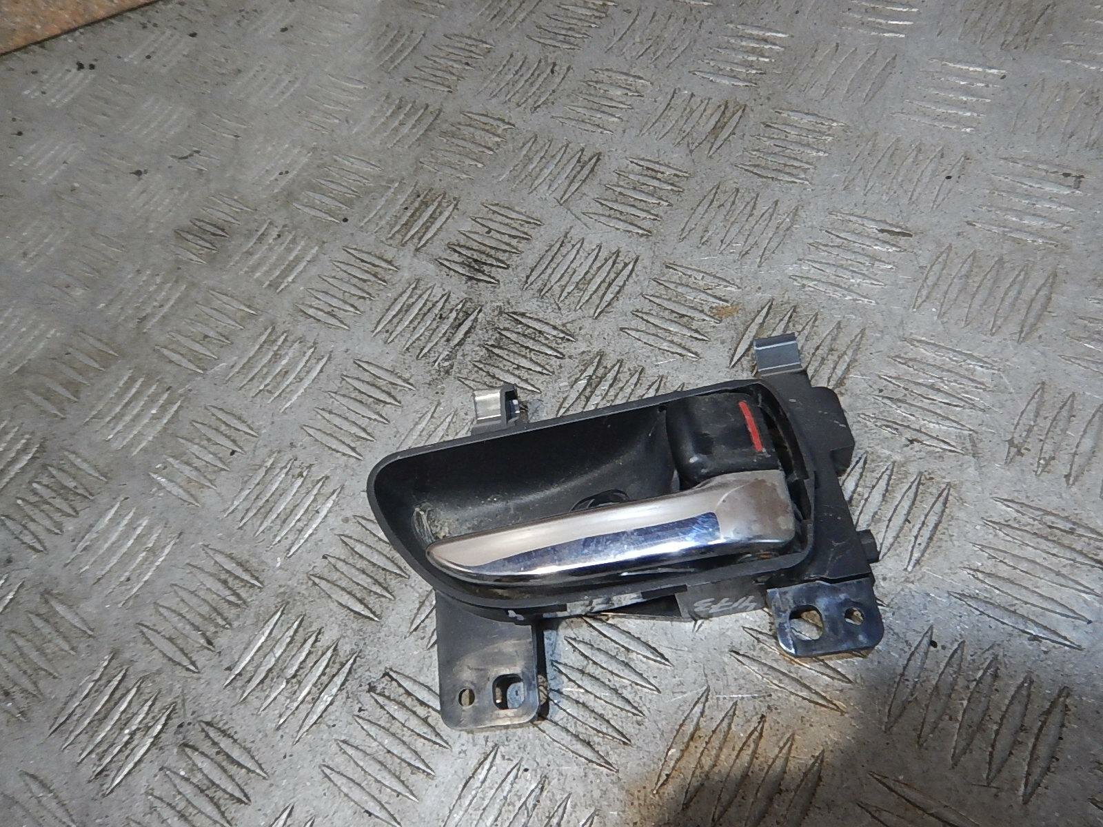 Б/У Ручка двери внутренняя правая, Subaru (Субару)-OUTBACK (B14) (10-) SUBARU OUTBACK (B14) (10-14) Без видимых поврежде...